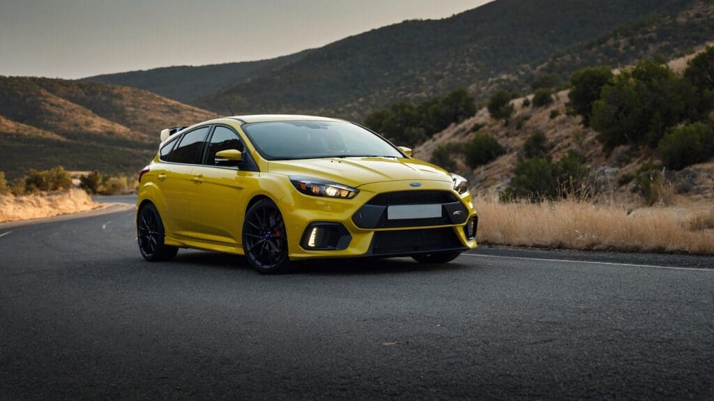 Ford Focus RS vs ST: Ultimate Guide| Amazing Cars and Drives