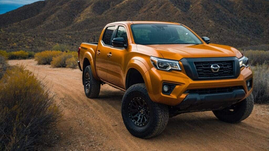 Nissan Frontier vs Toyota Tacoma | Amazing Cars and Drives
